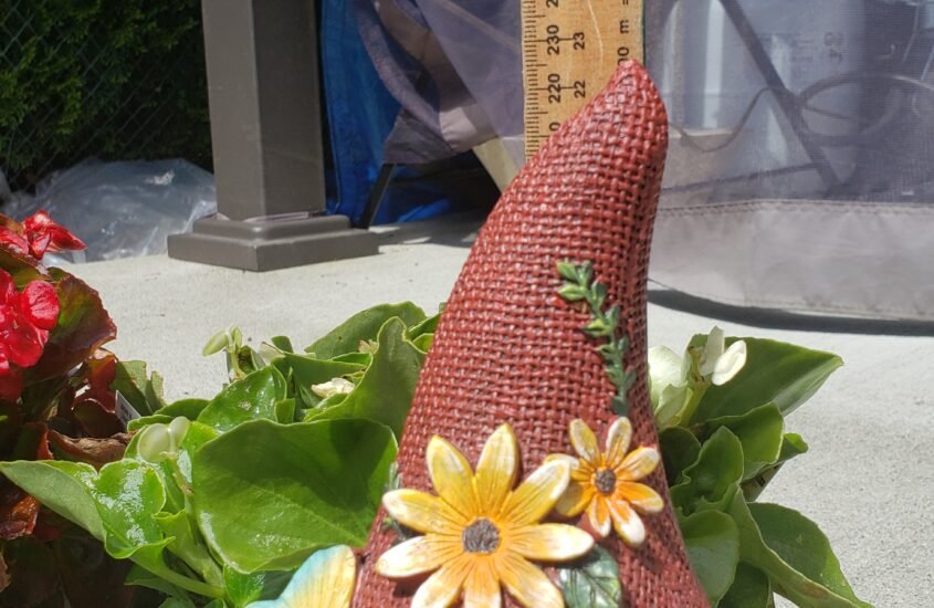 Garden gnome with Sunflower Pot - The Gnome Shop