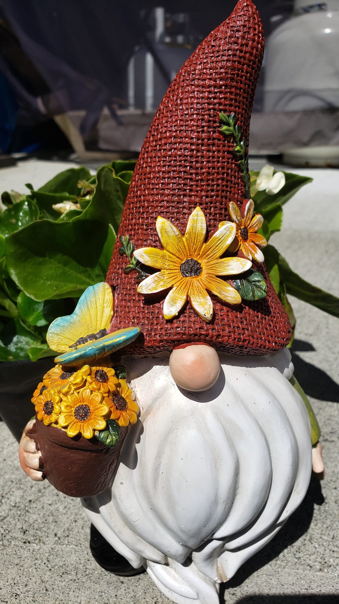 Garden gnome with Sunflower Pot - The Gnome Shop